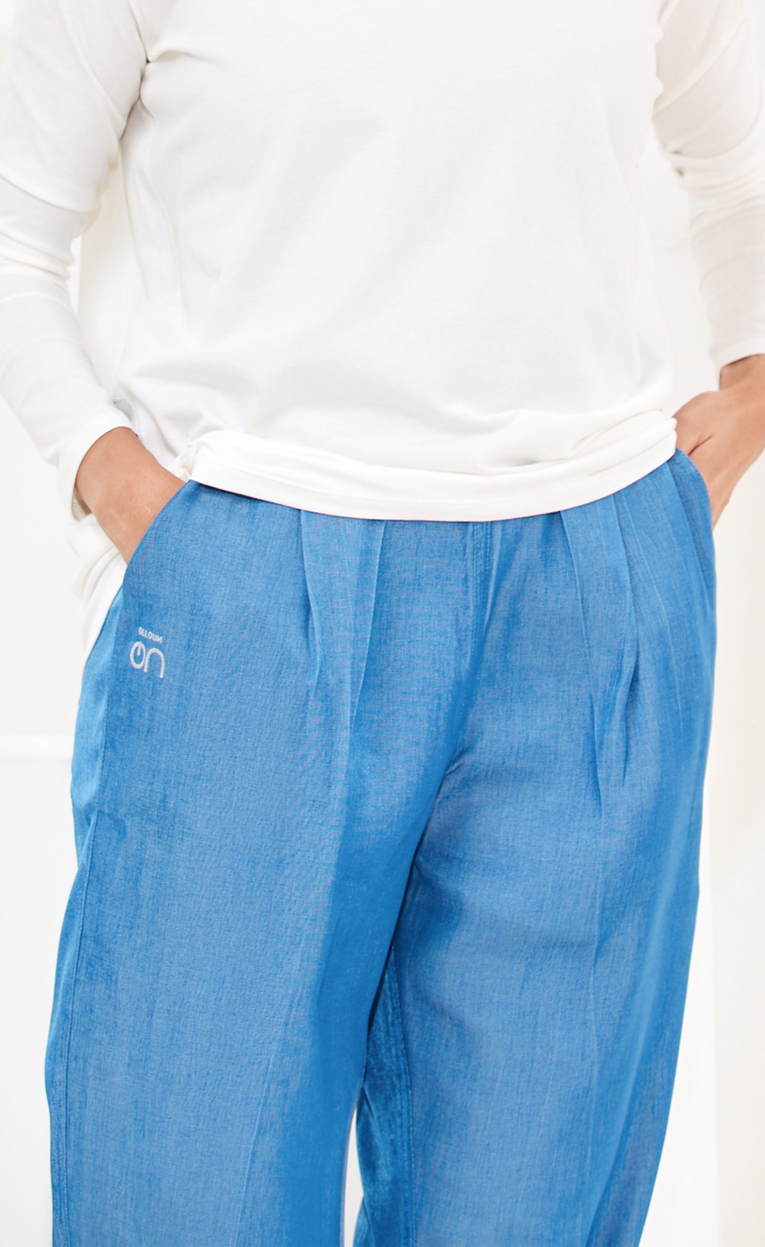 Oversize Jeans in Metallic Blue – Olloum